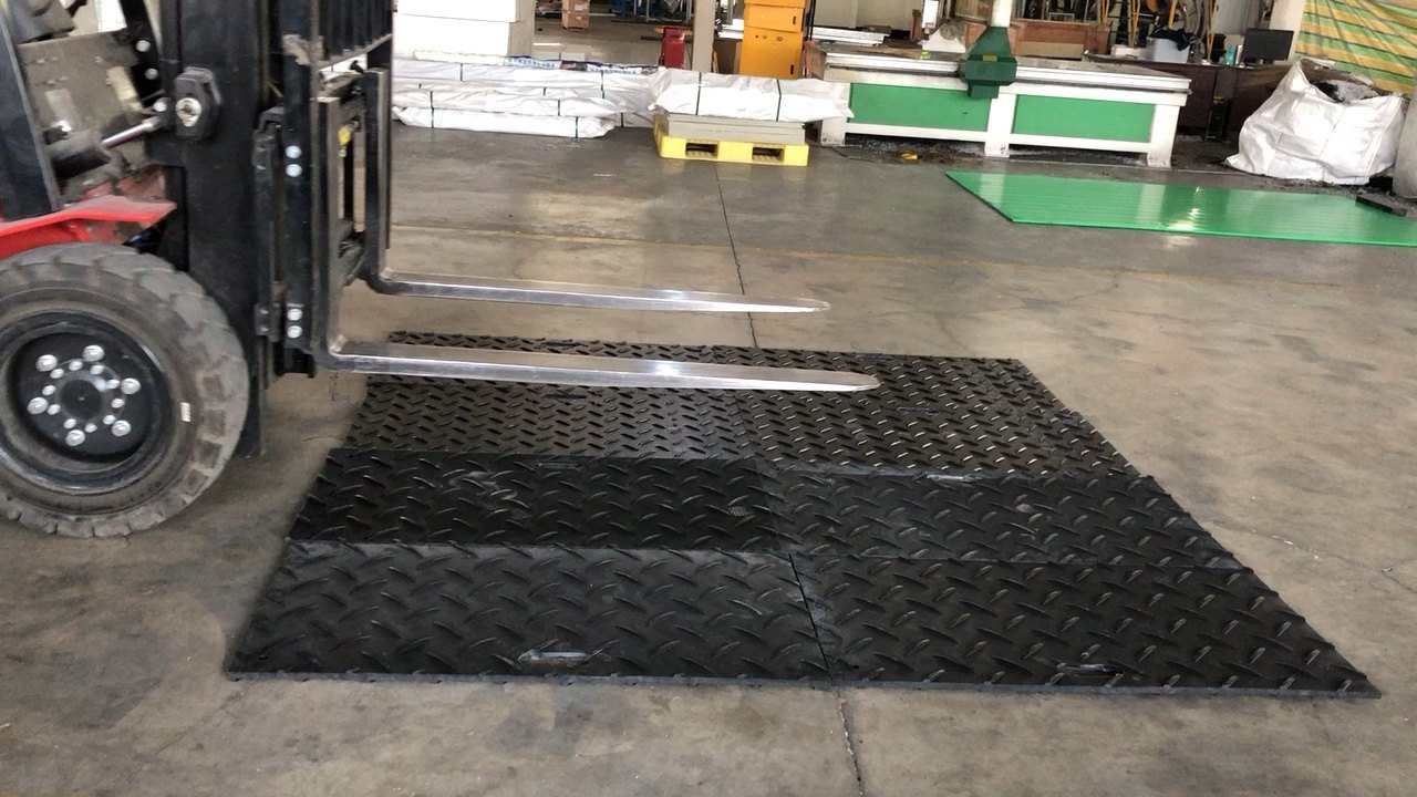 4x8 Hdpe Track Road Floor Temporary Ground Mat Protection Road Mats ...