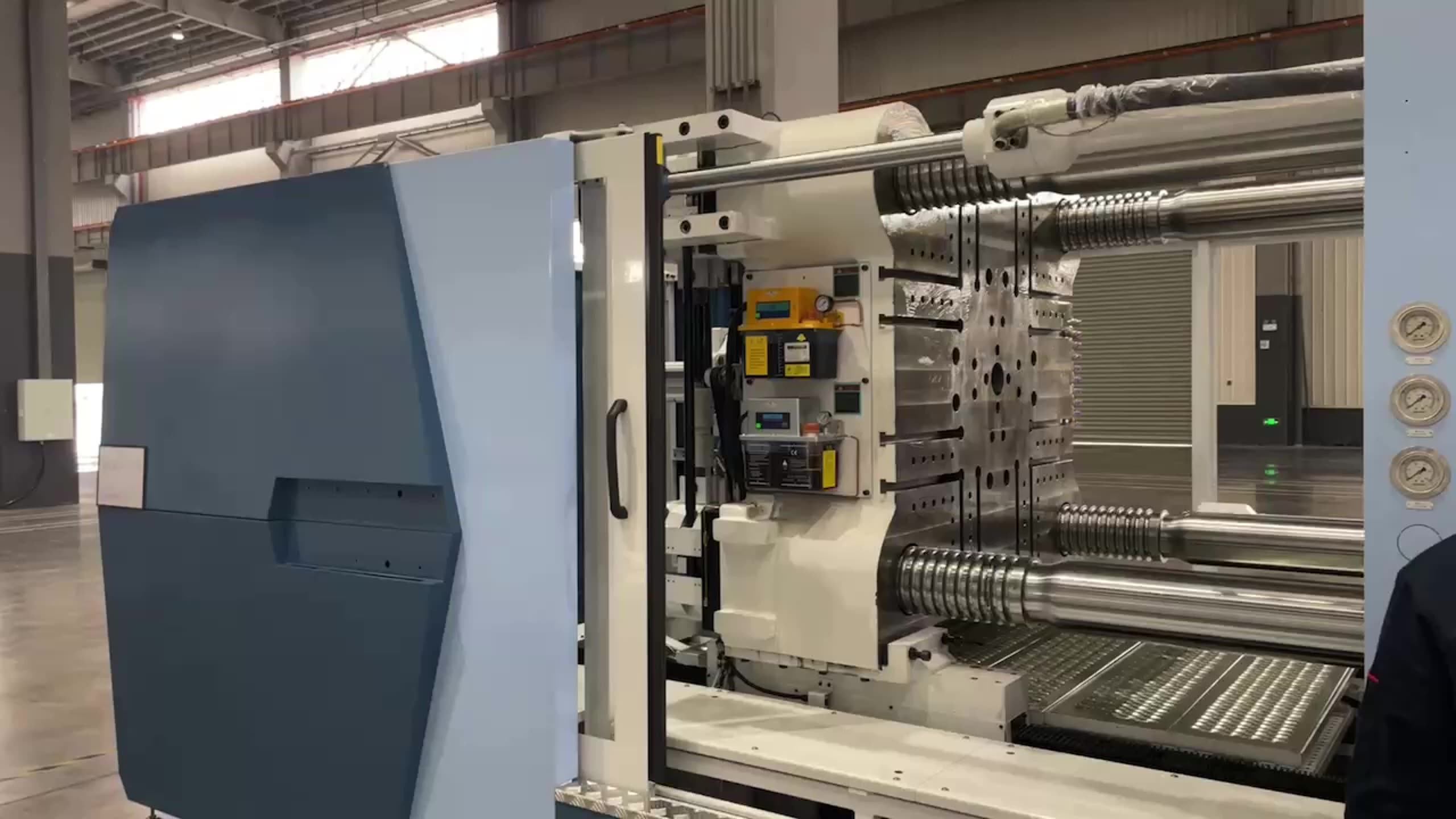 Two Platen 3500 Tons Injection Molding Machine Automatic Plastic Chair ...