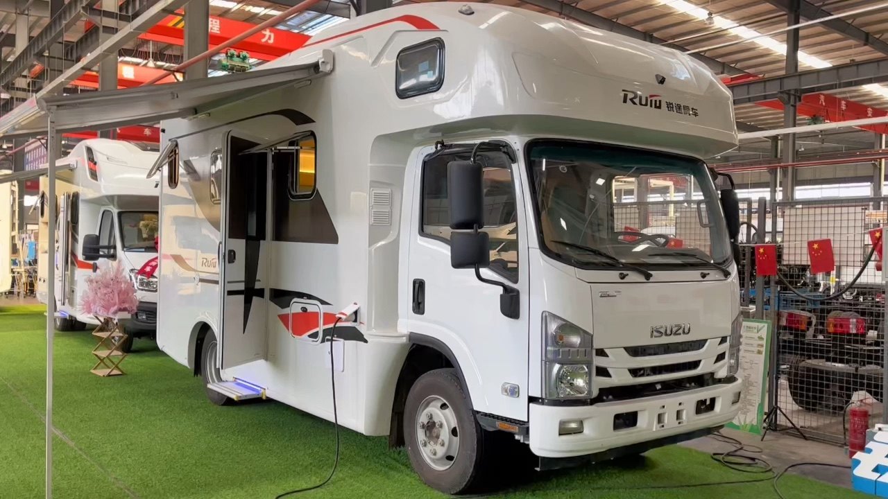 Comfortable Isuzu 4x2 Mobile House Truck Automatic Rv Motorhome For ...