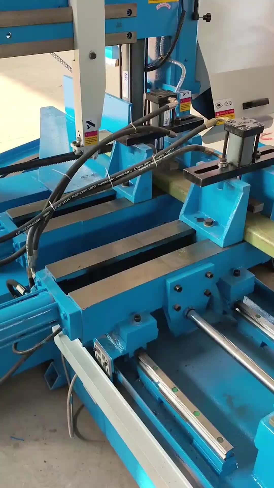 Gx4230 Angel Double Column Semi Auto Metal Band Sawing Machine For ...