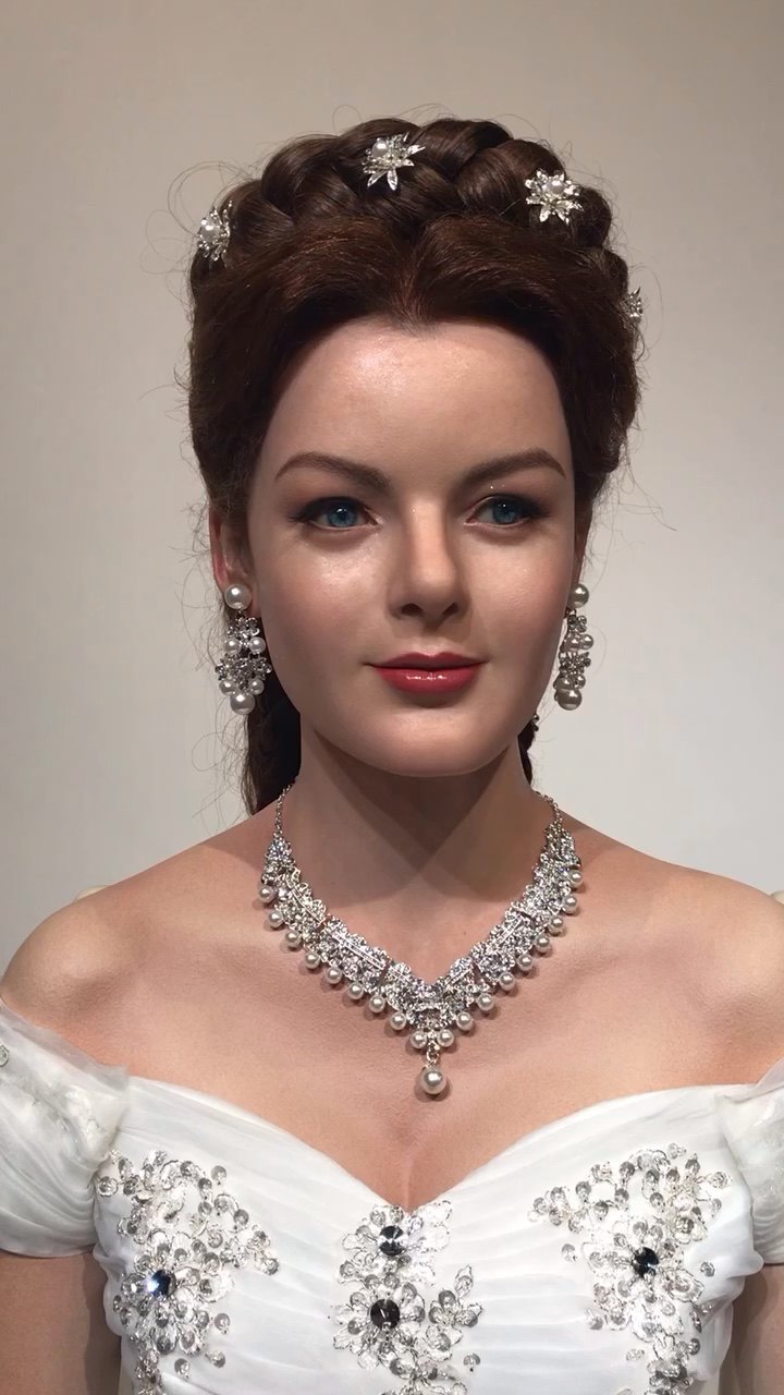 One Stop Solution Hyper Realistic Celebrity Silicone And Fiberglass ...