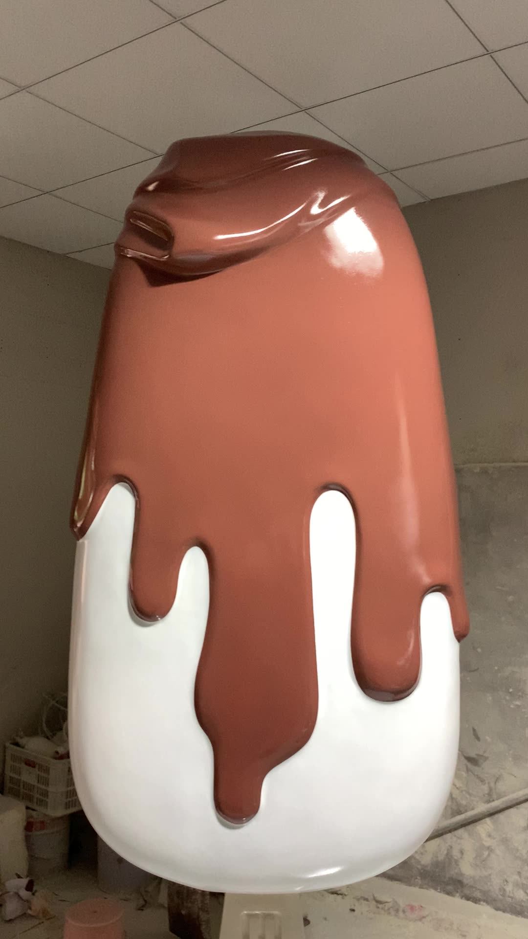 Customizing Window Display Commercial Activities Fiberglass Decor ...