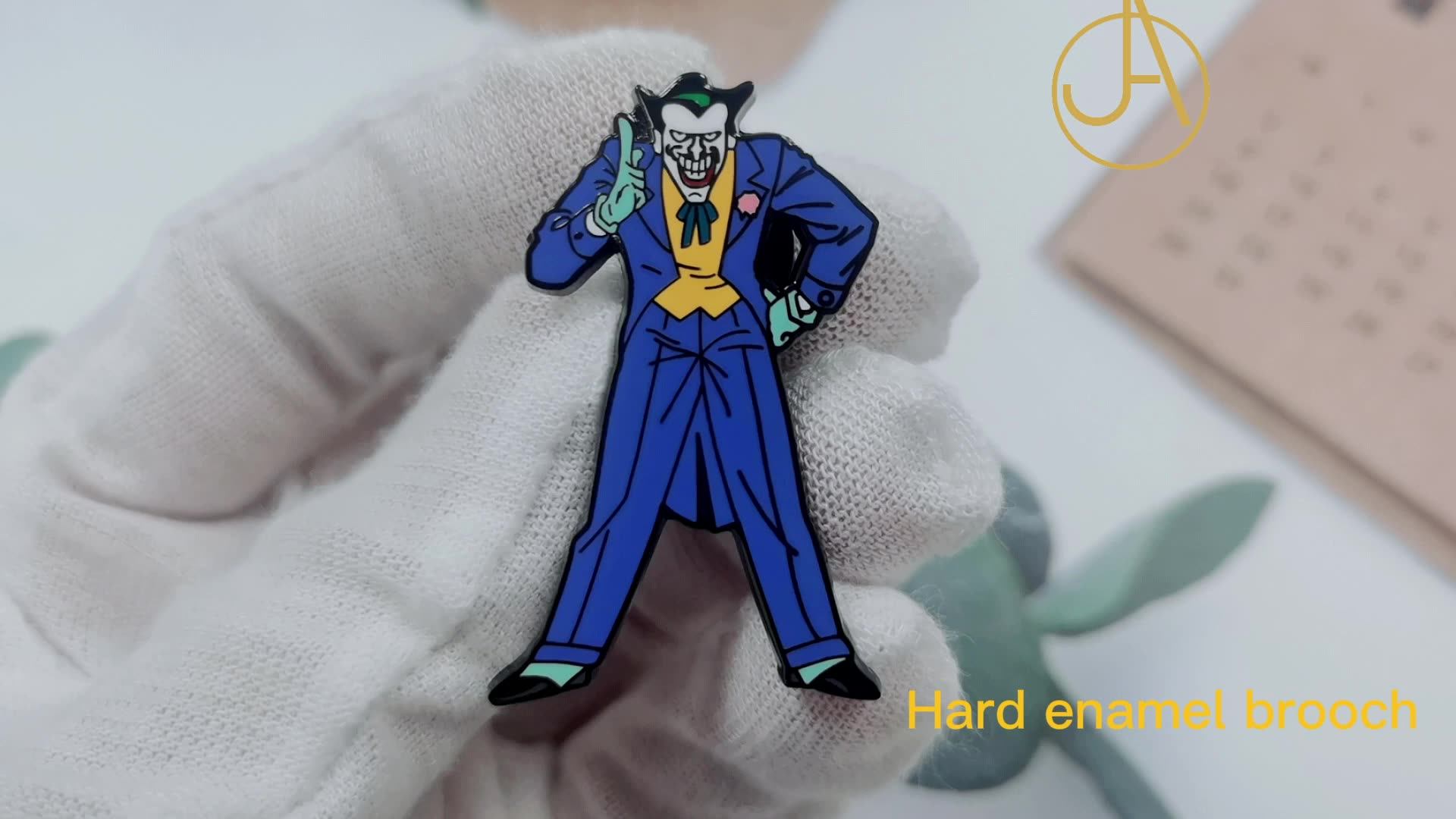 Wholesale Cute Lapel Pin Hinged Enamel Pins Gold Heart Locket Soft Hard ...