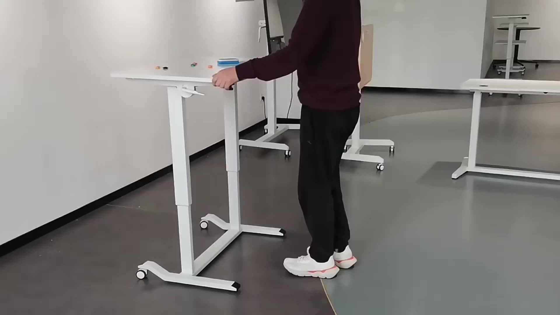 Escritorios Mobile Caster Height Adjustable Pneumatic Sit Stand Desk ...