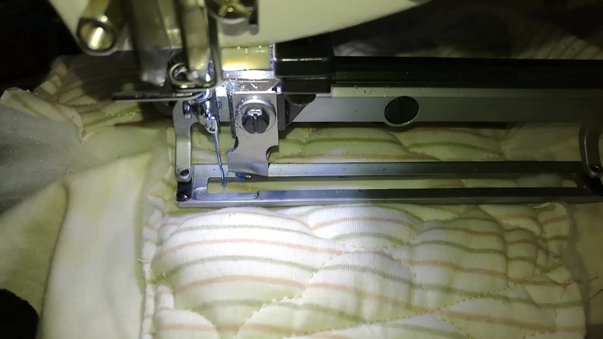 Qy-1790a Automatic Flat Head Keyhole Machine 12 Cm Buttonhole Length ...