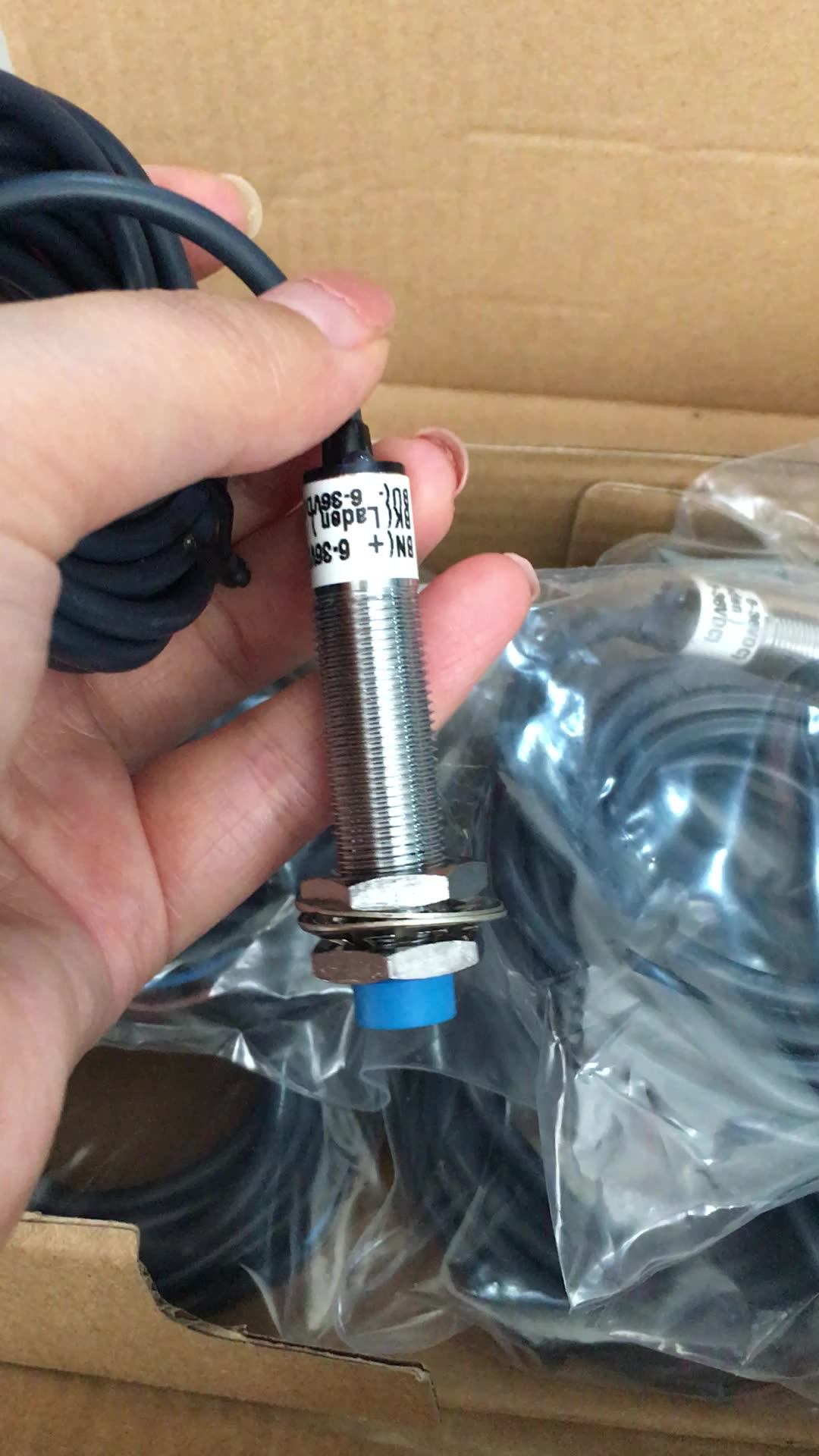 Small Capacitive Inductive Proximity Distance Sensor - Buy Proximity ...