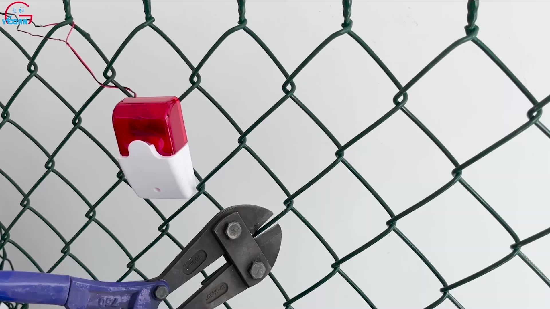 Securing Mesh Chain Link Mesh Fencing Wire Mesh Fence With Net Cutting ...