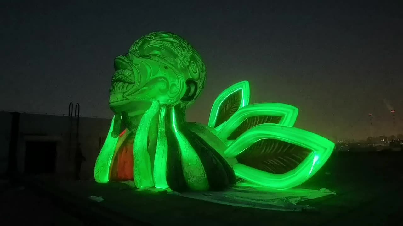 Hug Inflatable Stage Background Giant Inflatable Astronaut Spaceman ...