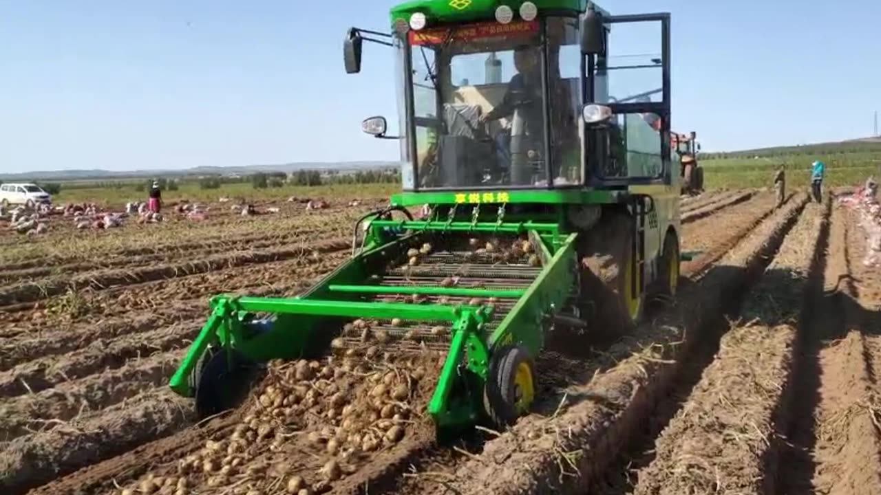 High Productivity Agricultural Machinery Wide Working Width Wide ...