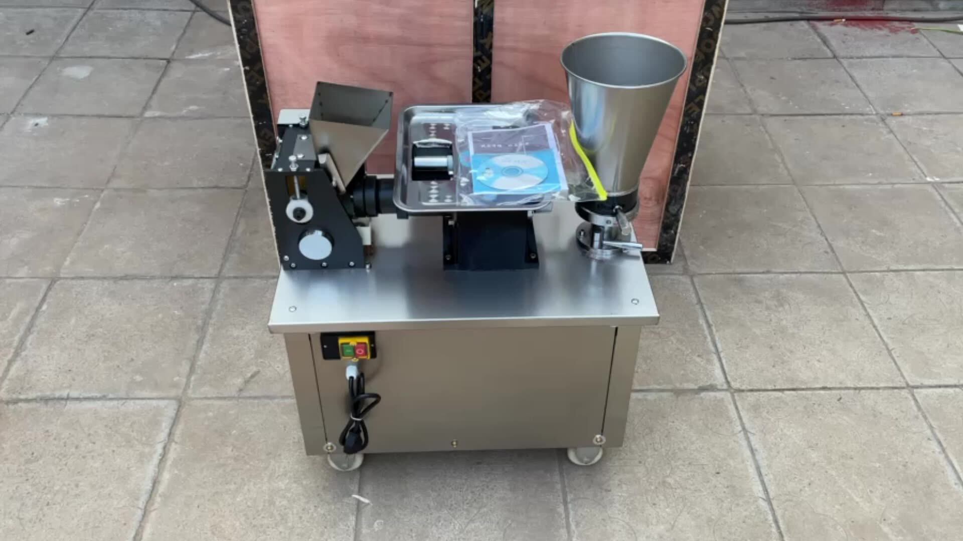 Professional Automatic Dumpling Making Machine Meat Pie Filling Samosa ...