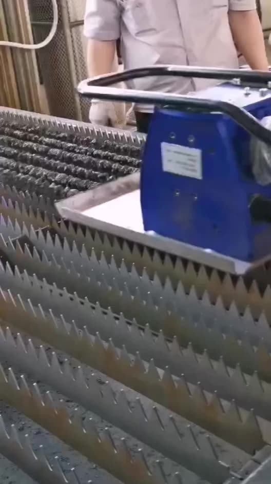 Easy Operation Slat Slag Cleaner For Laser Cutting Machine Table Slat ...