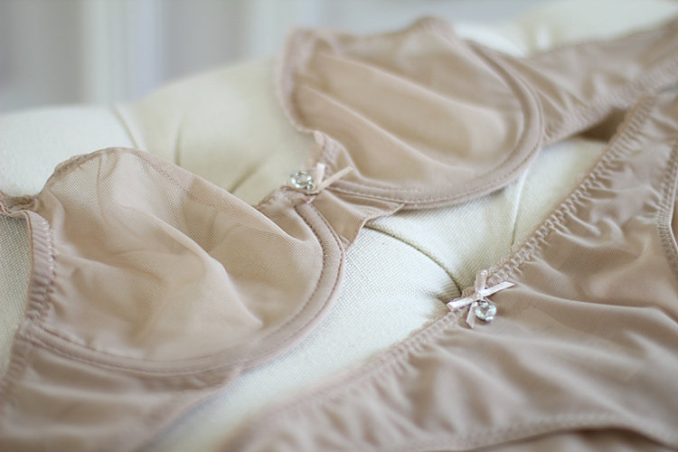 European and American ladies black full transparent bra set ultra-thin ...