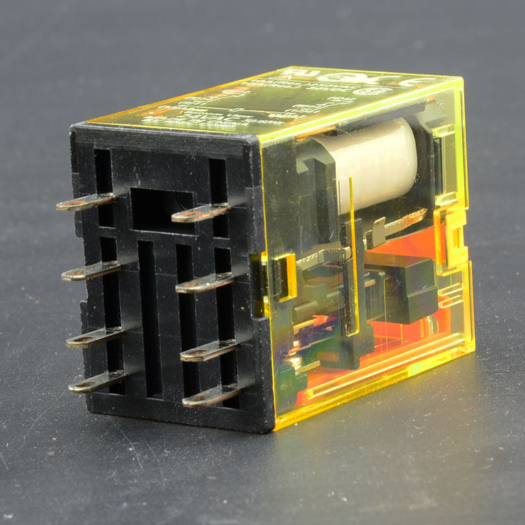 Izumi IDEC compact relay RU2S-A110 A24 D12 D110 RU2S-C-D24 10A 8 feet
