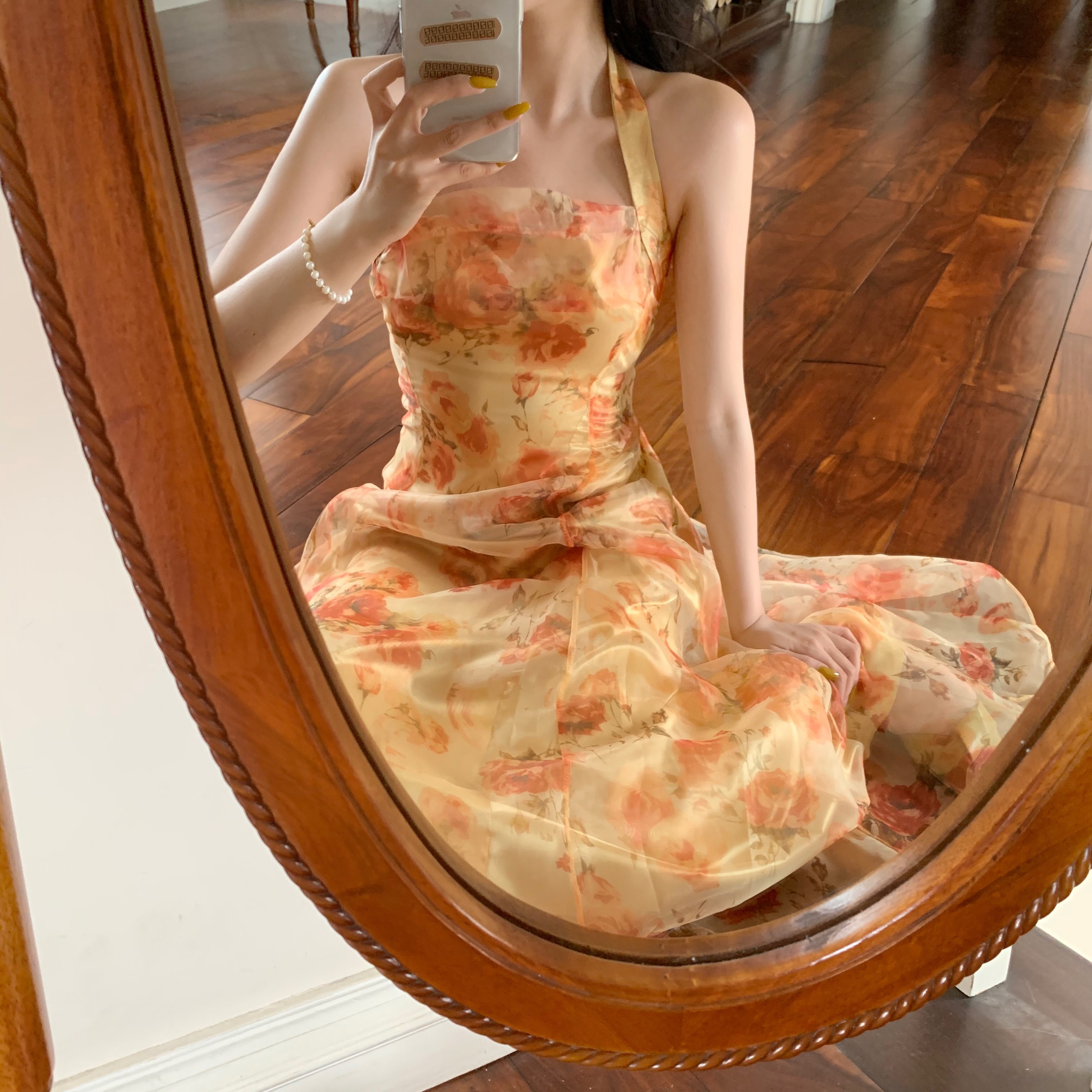 Fa-style retro foreign dress Herbendew Back hanging neck harness Long ...