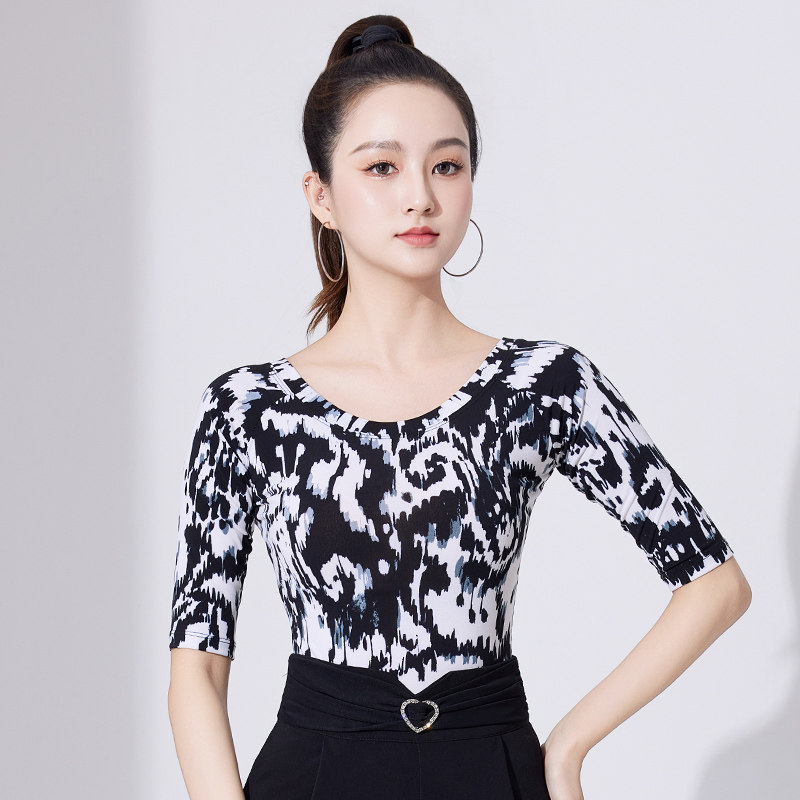 New slim-fit women's tops, designed to make you the center of attention ...