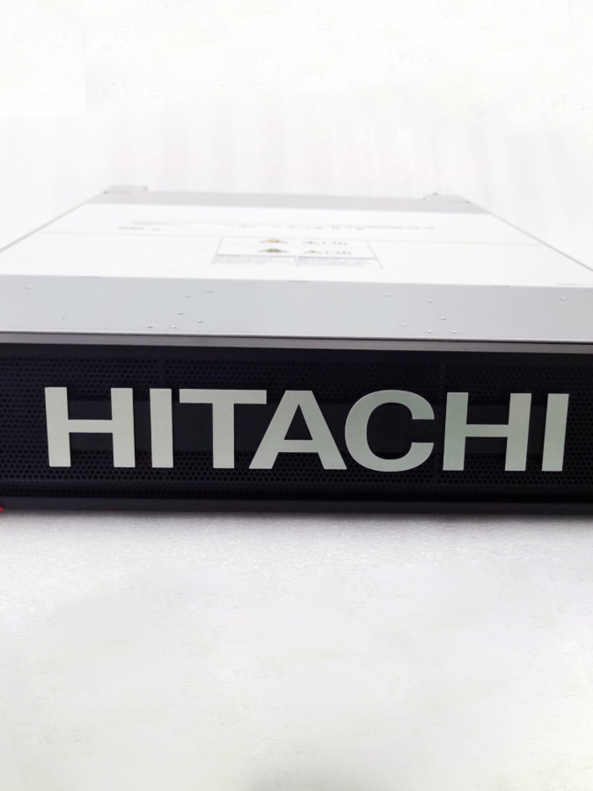 Hitachi VSP E590 Storage Platform Dual Power Dual Controls - kkomputertech