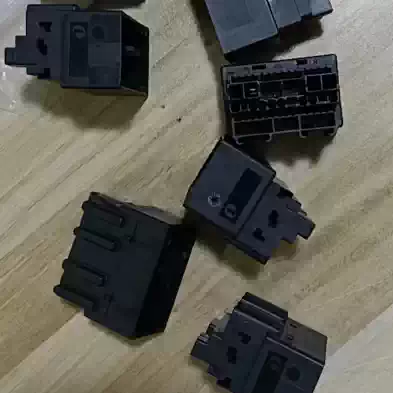 E32659900李尔汽车连接器端子胶壳插件原装