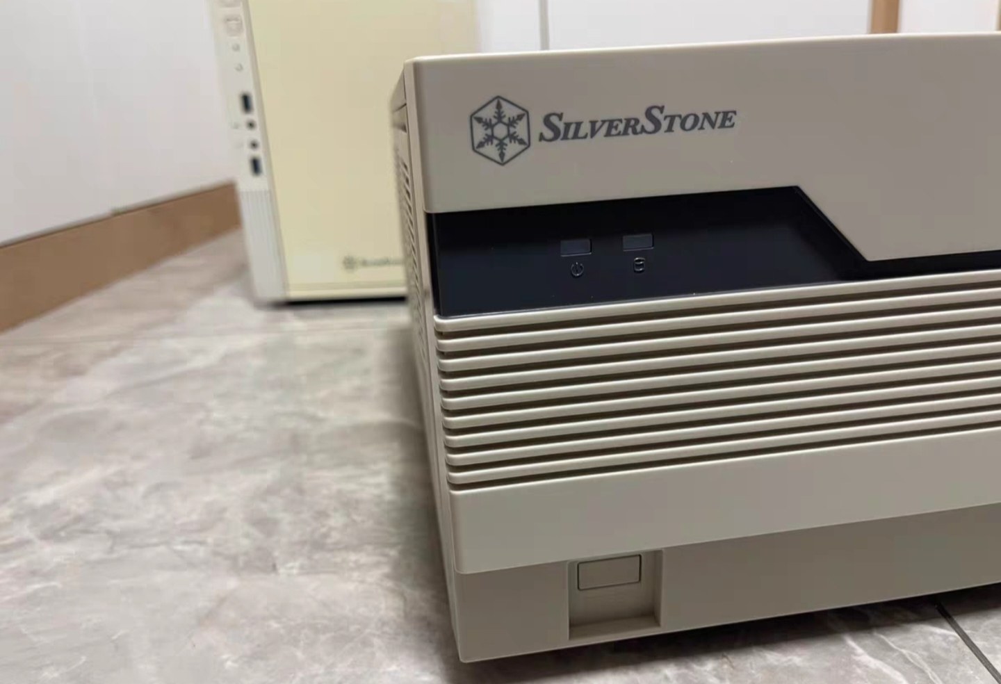 银昕SilverStone FLP01 复古老式ATX卧式机箱(廉政/HTPC/Type-C)评价 - 淘宝网