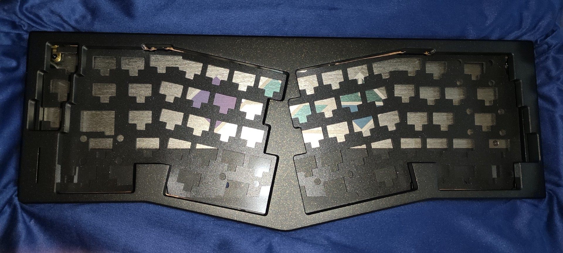 Special version of the new uncomfortable OWLAB Spring Black Flash Black ...