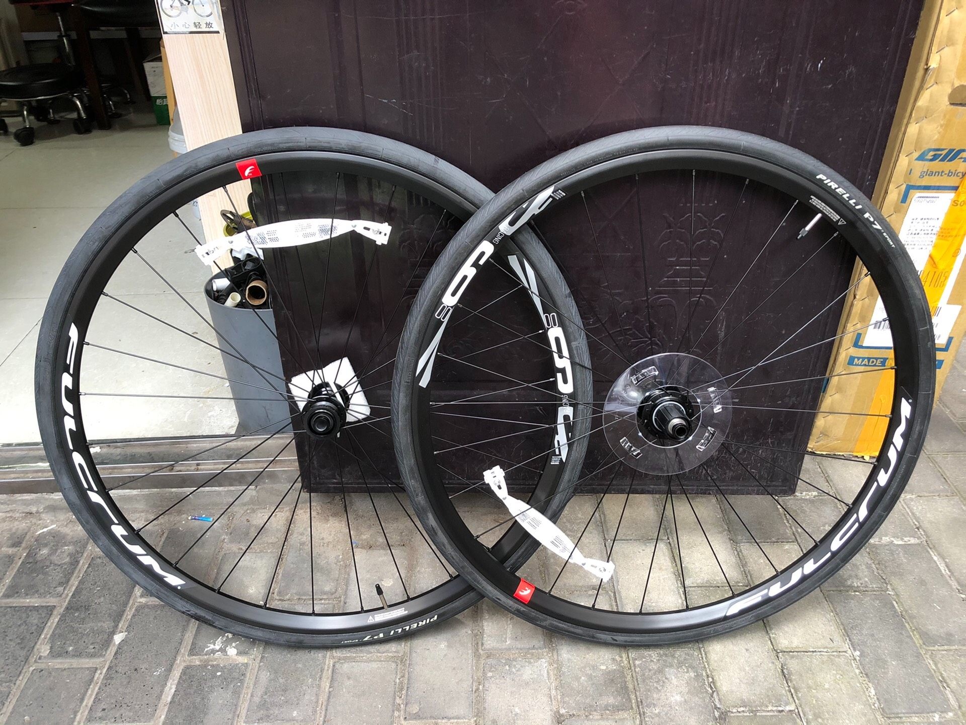 FULCRUM 妇科龙 R600 DB 碟刹轮组 梅花V3