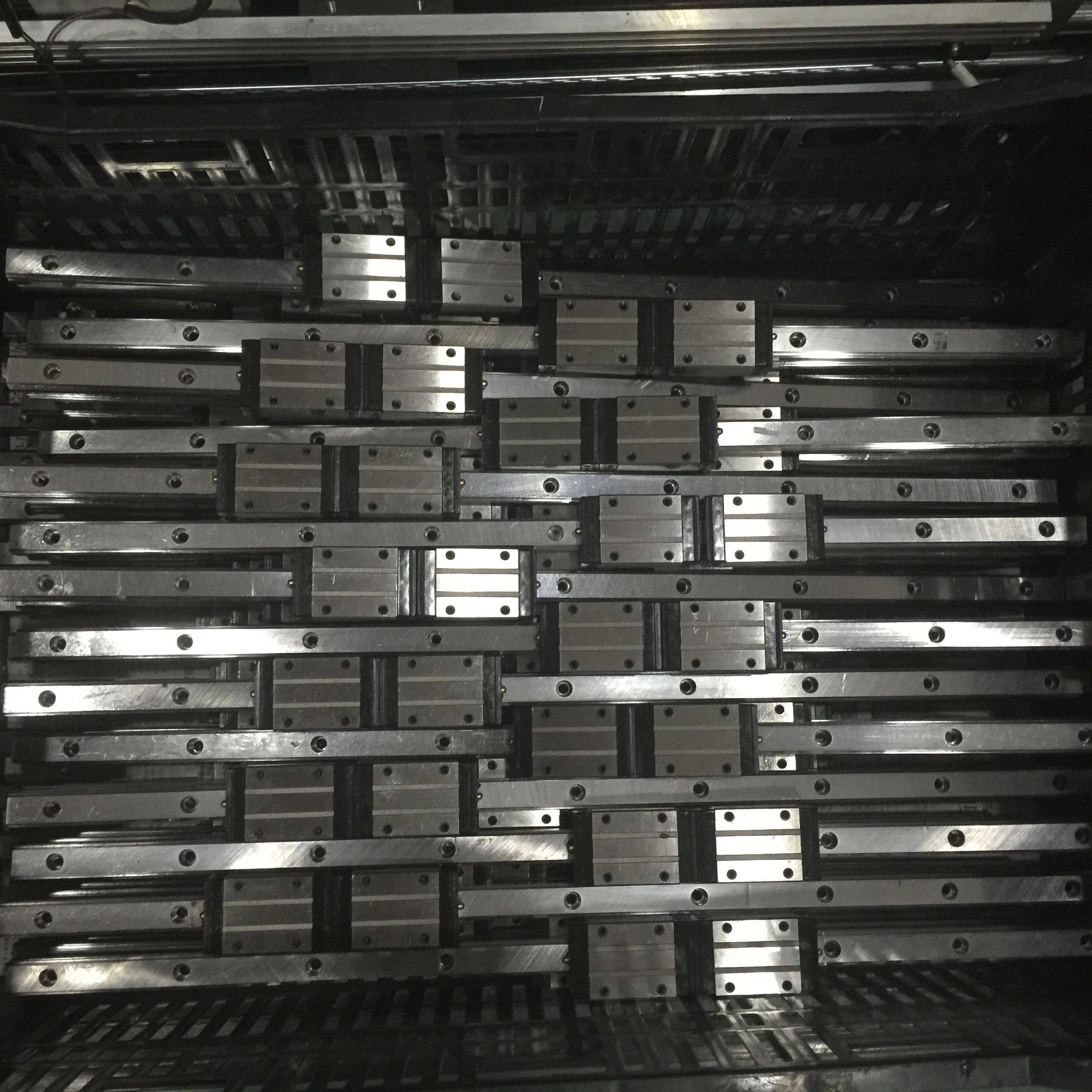 日本進口直線導軌NSK LS15滑塊，線軌總長520mm一條2個塊成色新