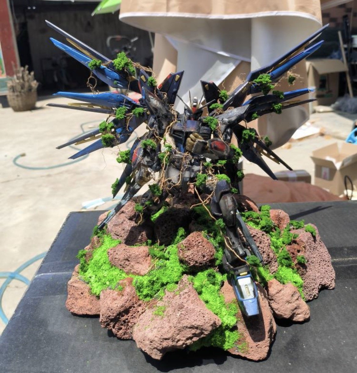 Abandoned Gundam Diorama: Miniature Aquarium with a Twist ...