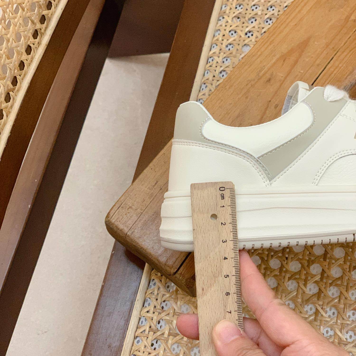 2025春新款BASIUM吻朵小白鞋：黑白拼色，软底舒适，时尚穿搭神器！-休闲板鞋-淘宝好物网