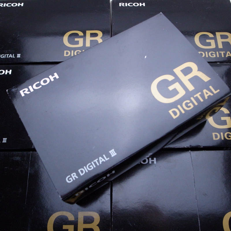 Ricoh GR DIGITAL III vs GRD IV：同款小GR3，全新绝版值得入手吗？-普通数码相机-淘宝好物网