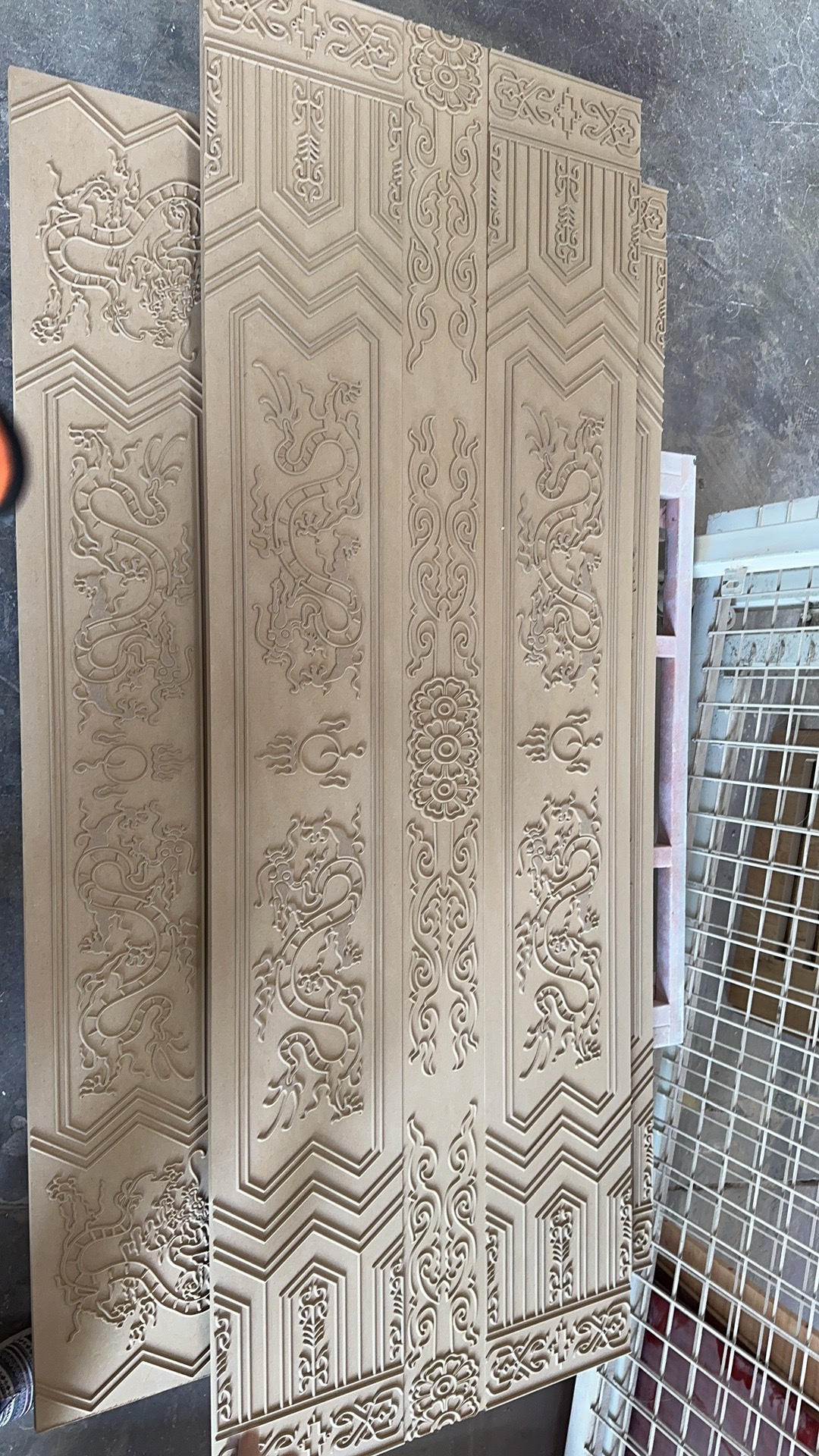 中高密度板E1/E0级：环保与美学并重的CNC加工波浪板托盘定制指南-中密度板-淘宝百科网