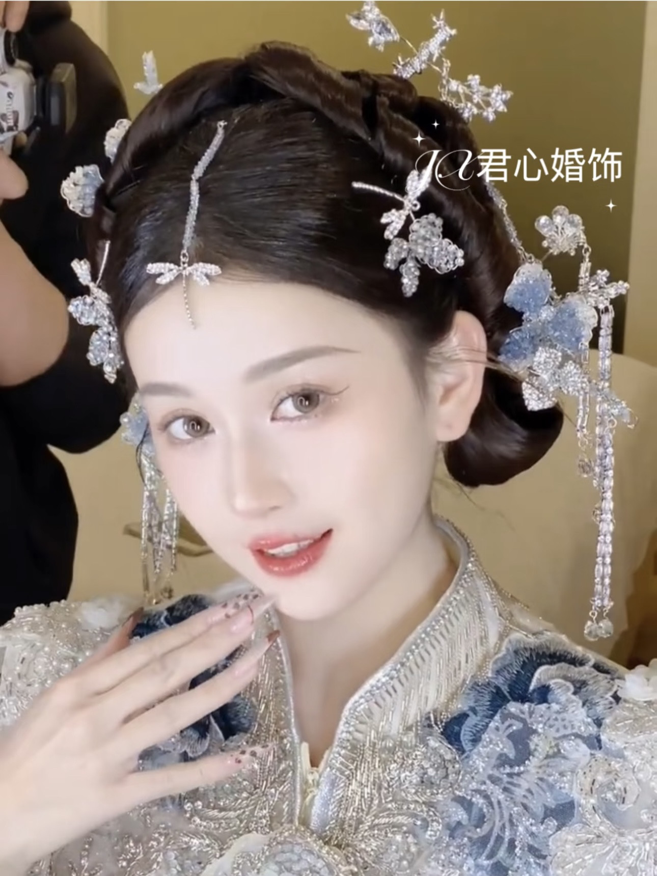 君心家G285银蓝水晶长流苏步摇额饰七件套： 新娘必备的梦幻古风首饰，让你成为全场焦点！👑-新娘头饰-淘宝好物网