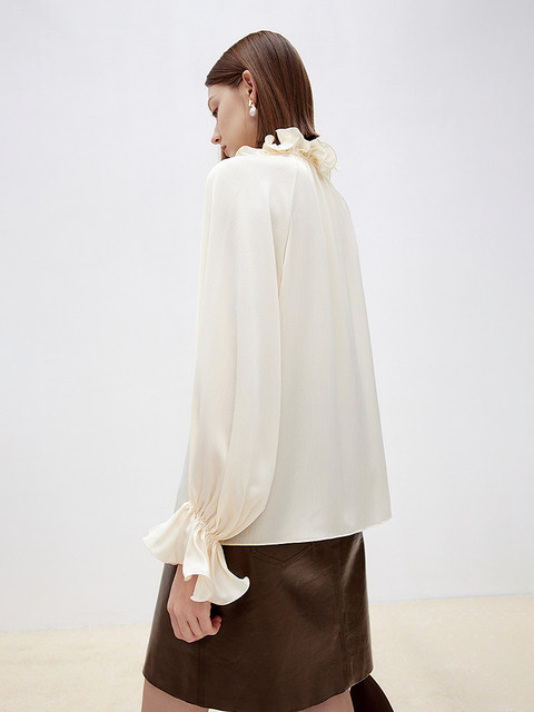 Langzi French high-end wood earrings v-neck puff sleeve shirt 2025 new spring style