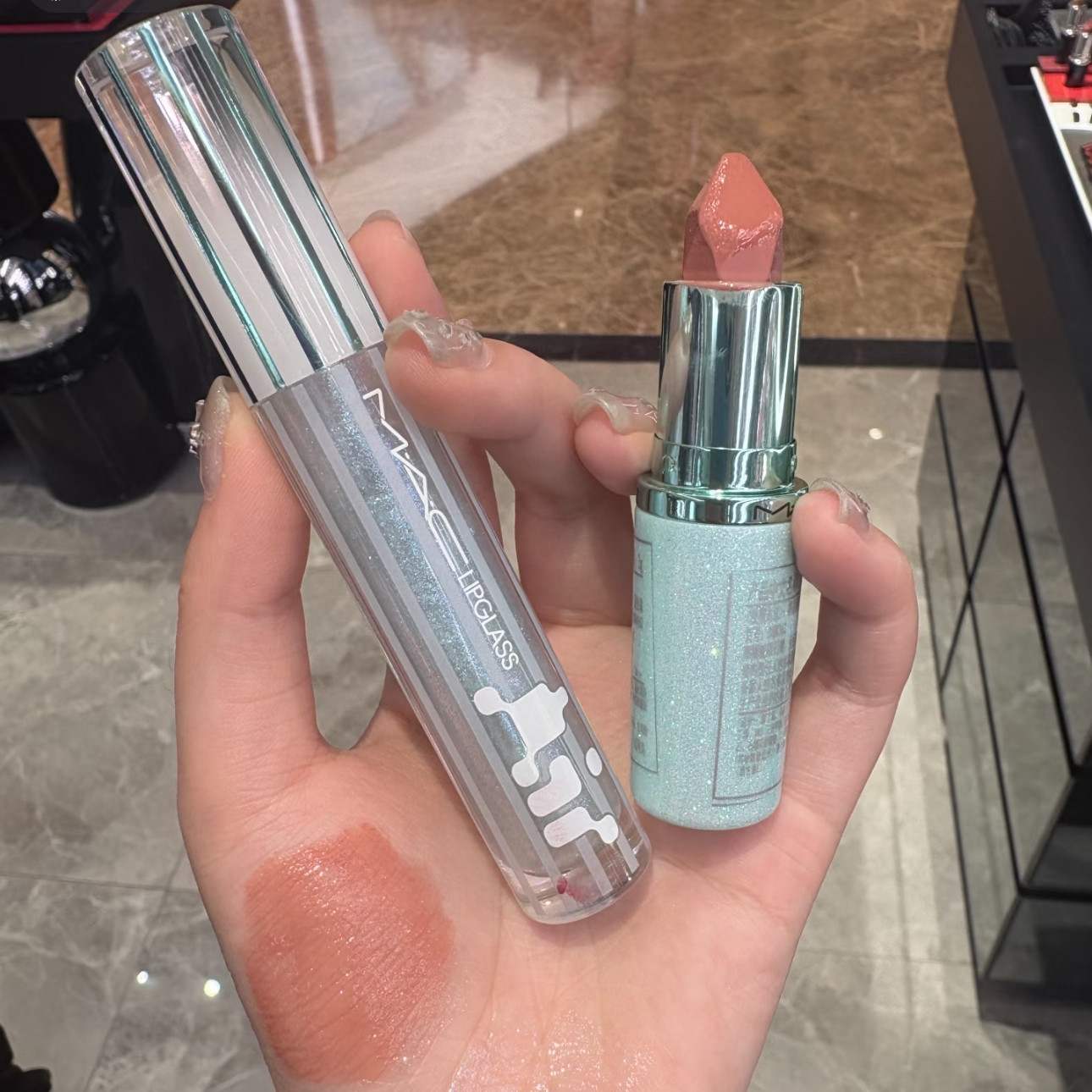 2025圣诞限定：MAC缎光唇膏Glisten Up/Pinklist，打造节日高光时刻_唇膏_淘宝美妆网