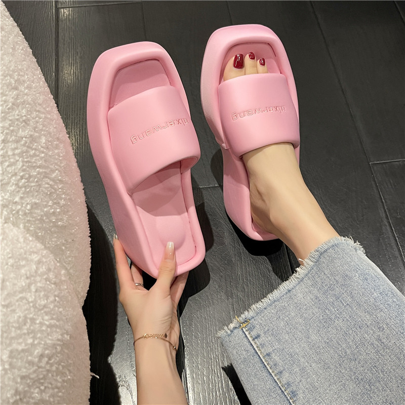 A character with thick bottom high-heeled slippers women's 2022 summer ...