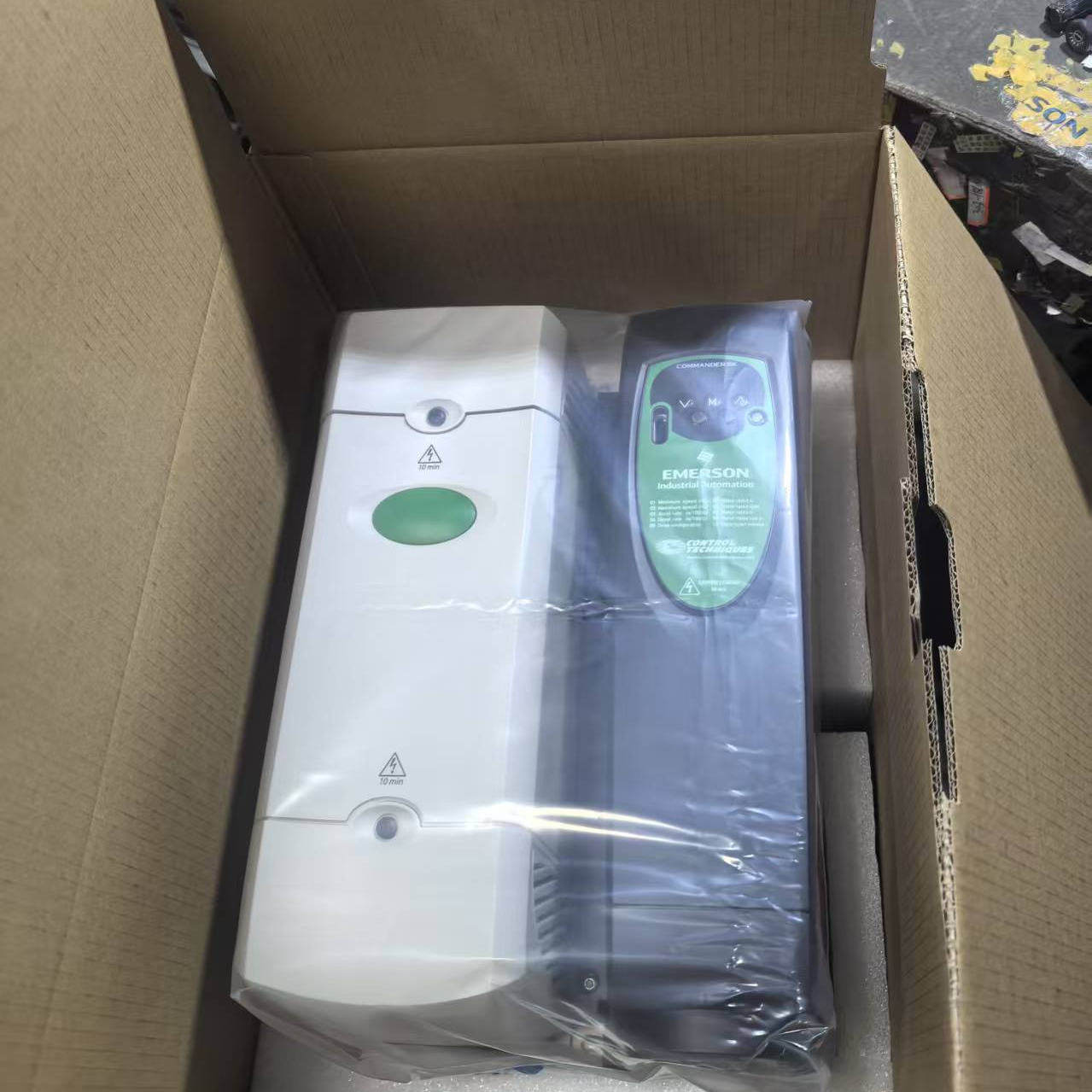 艾默生变频器SK3401/3402/3403现货询价，工业控制界的全能王者👑-变频器-淘宝百科网