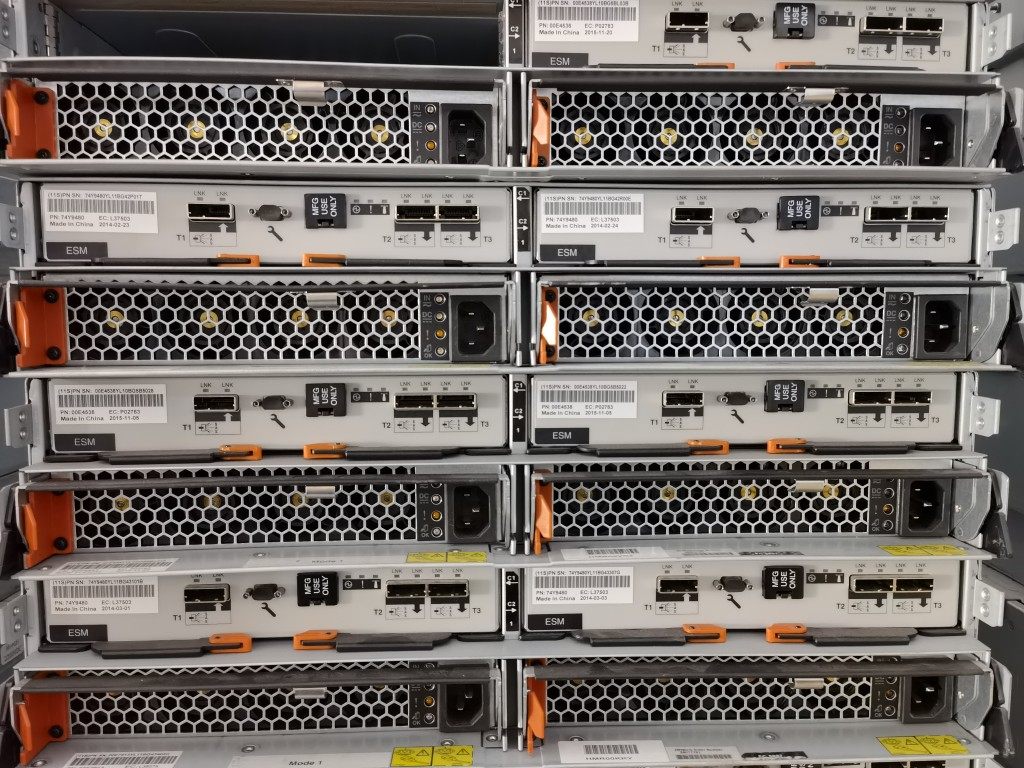 IBM 5887 ESM模塊 00E4538 74Y9480 01AF937 Enclosure Services