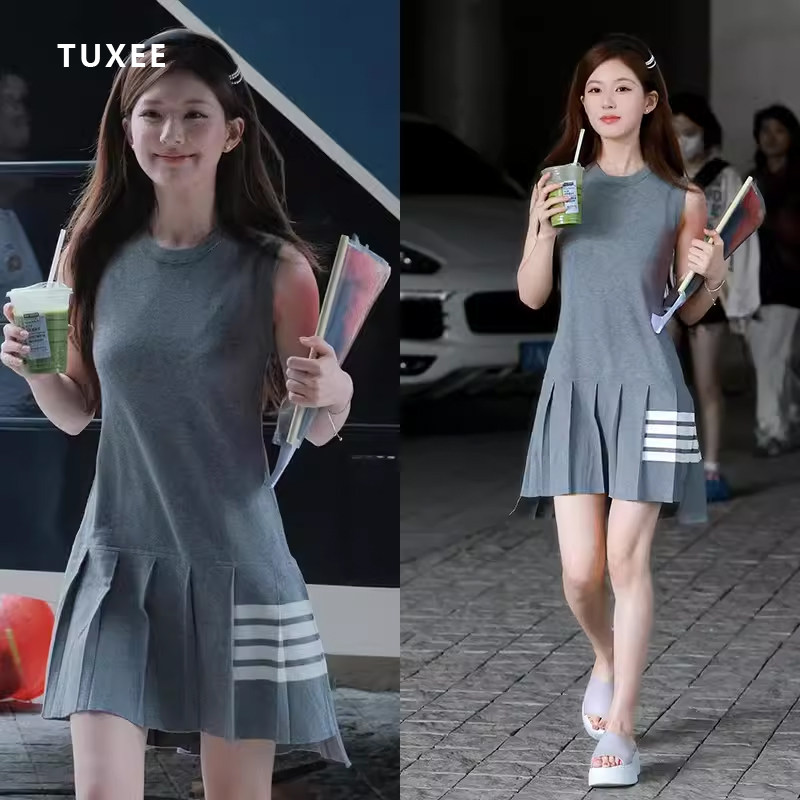 TUXEE许我耀眼赵露思许妍同款时尚灰色针织无袖圆领百褶连衣裙女