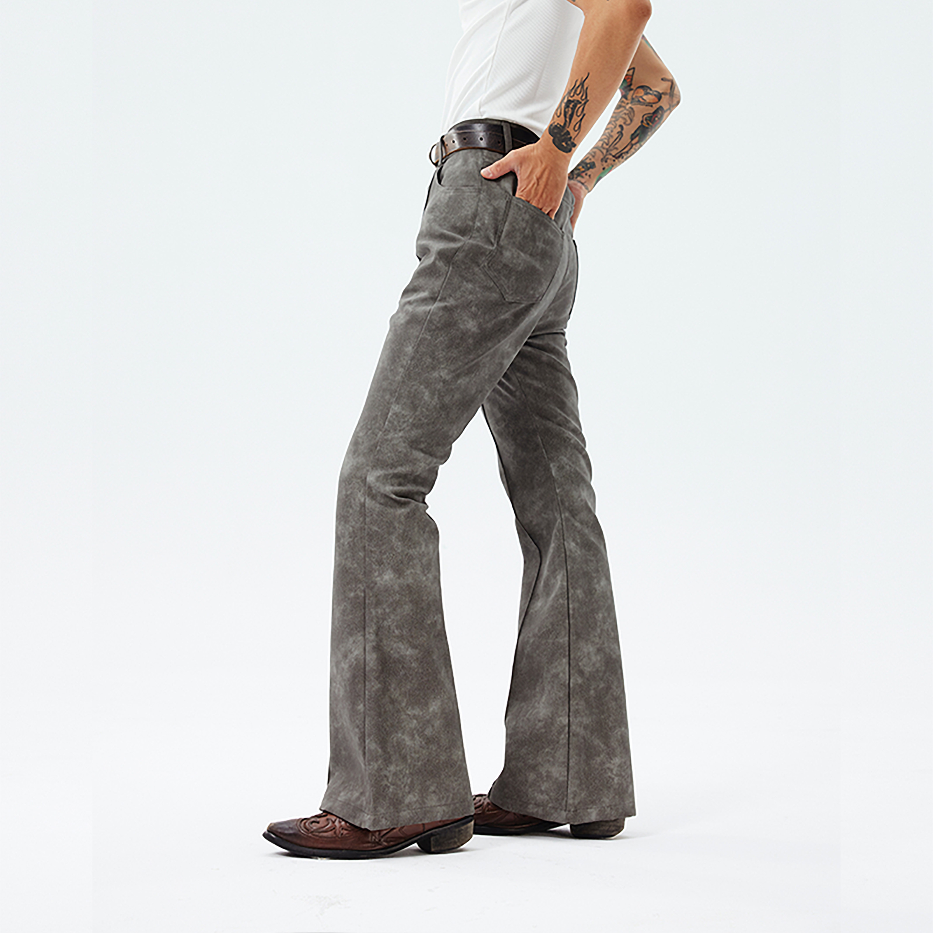 Retro american style outfit, public radio bell-bottom pants 🌟