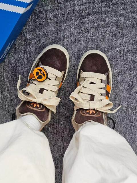 Adidas Adidas Clover Men and Women CAMPUS 00s Brown Orange Small ...