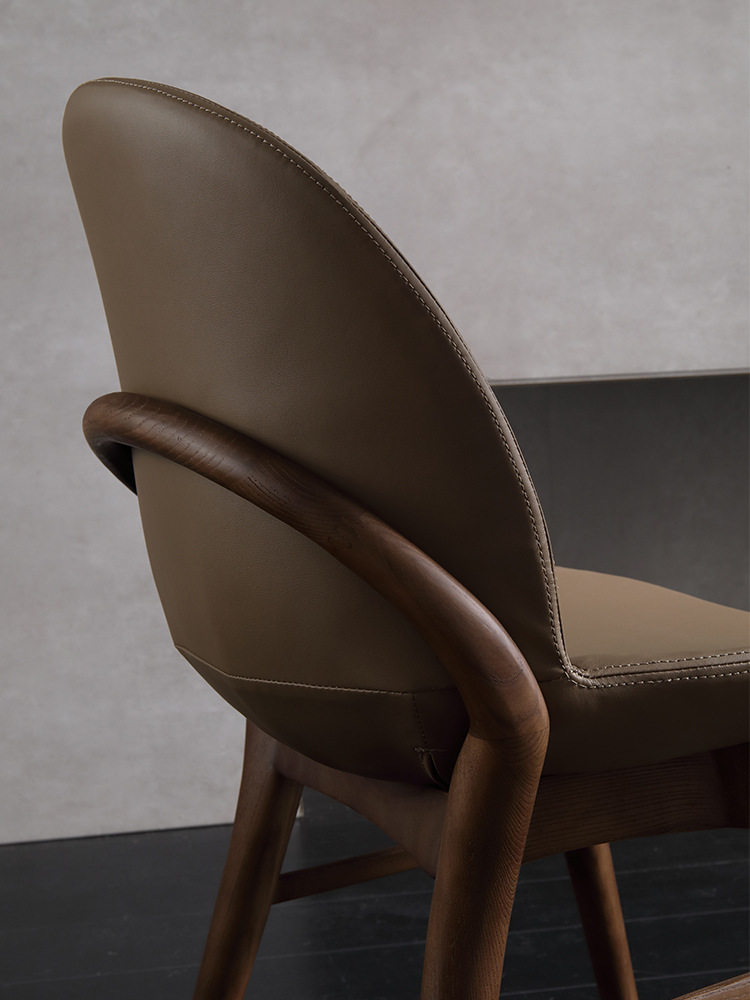 设计师餐椅Lip chair 侘寂风实木椅子现代简约超纤皮靠背书椅意式-Taobao