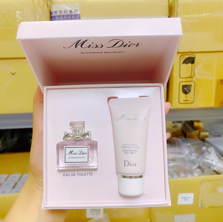 Sweetheart girl Dior Dior Miss Huayang Light Fragrance Set Small Sample ...