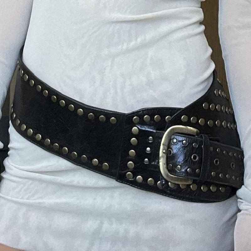 Fashionable leather rivet buckle belt時尚皮革鉚釘針扣皮帶女