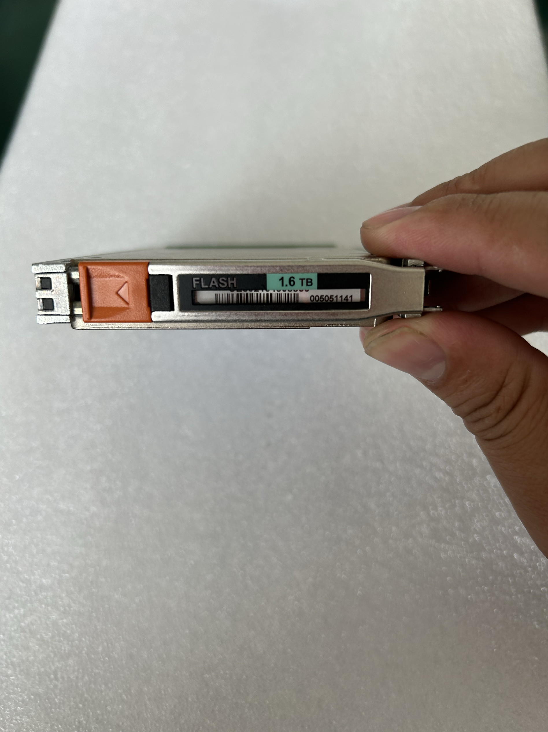 EMC 1.6T 005051141：存储界的黑科技，拯救你的数据危机！-固态硬盘-淘宝好物网