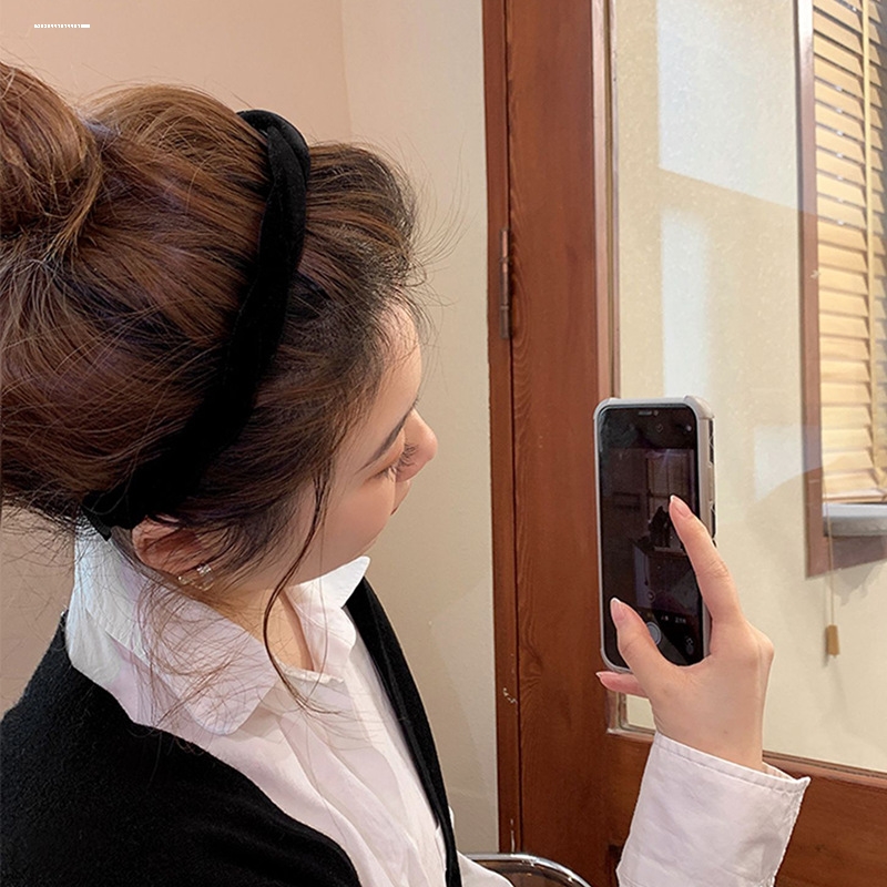 丝绒麻花发箍气质百搭2023甜美韩系显白质感小众网红ins温柔新款-Taobao