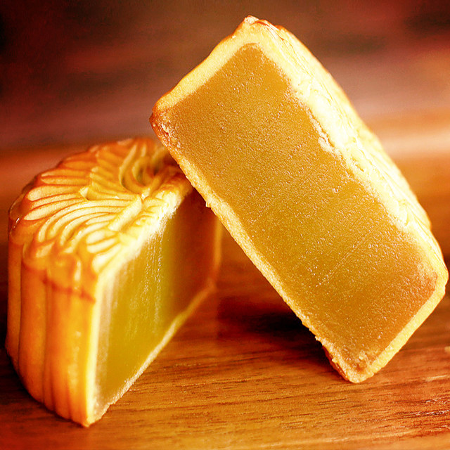 Li Rong Huang Shang Huang Restaurant pure white lotus paste mooncake ...