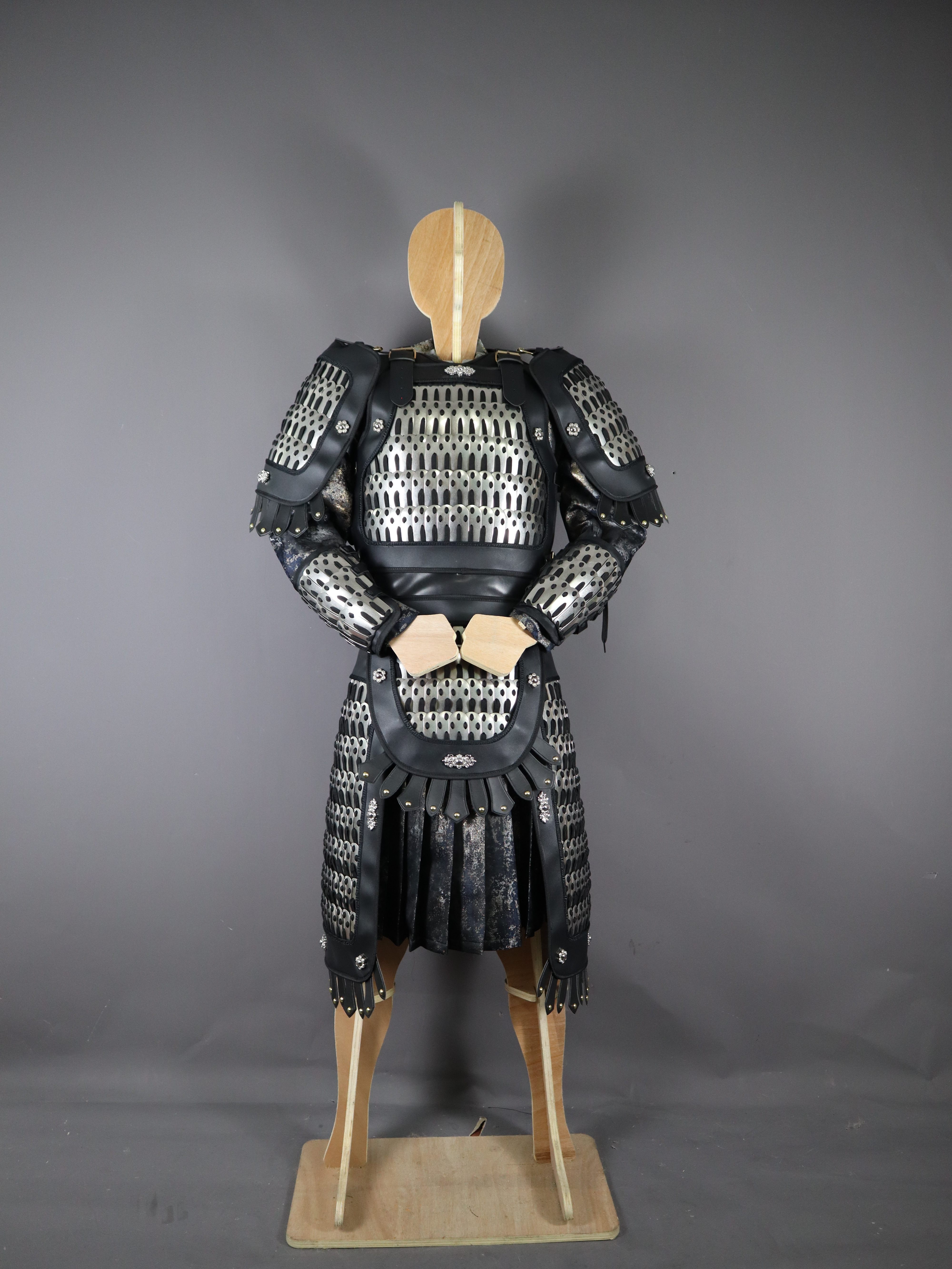 👑 A must-have for costume travel photography! mingguang armor armor ...