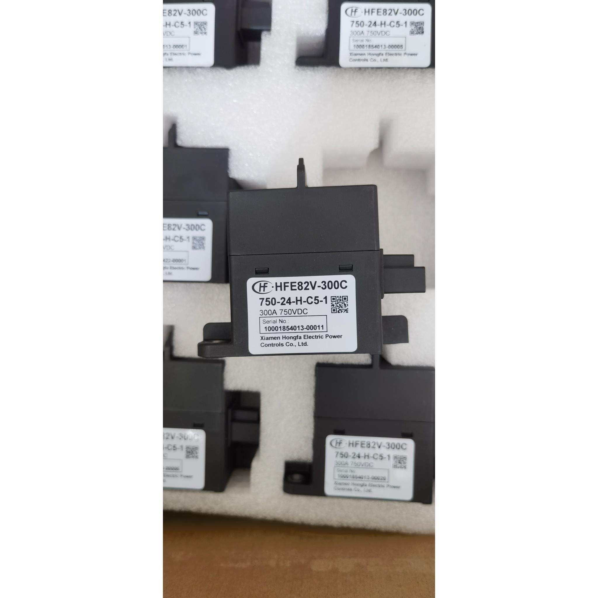 HFE82V-300C/750-12 24-H-C5-1：工业级高压直流继电器接触器，安全可靠的电力守护神⚡-其他继电器-淘宝百科网