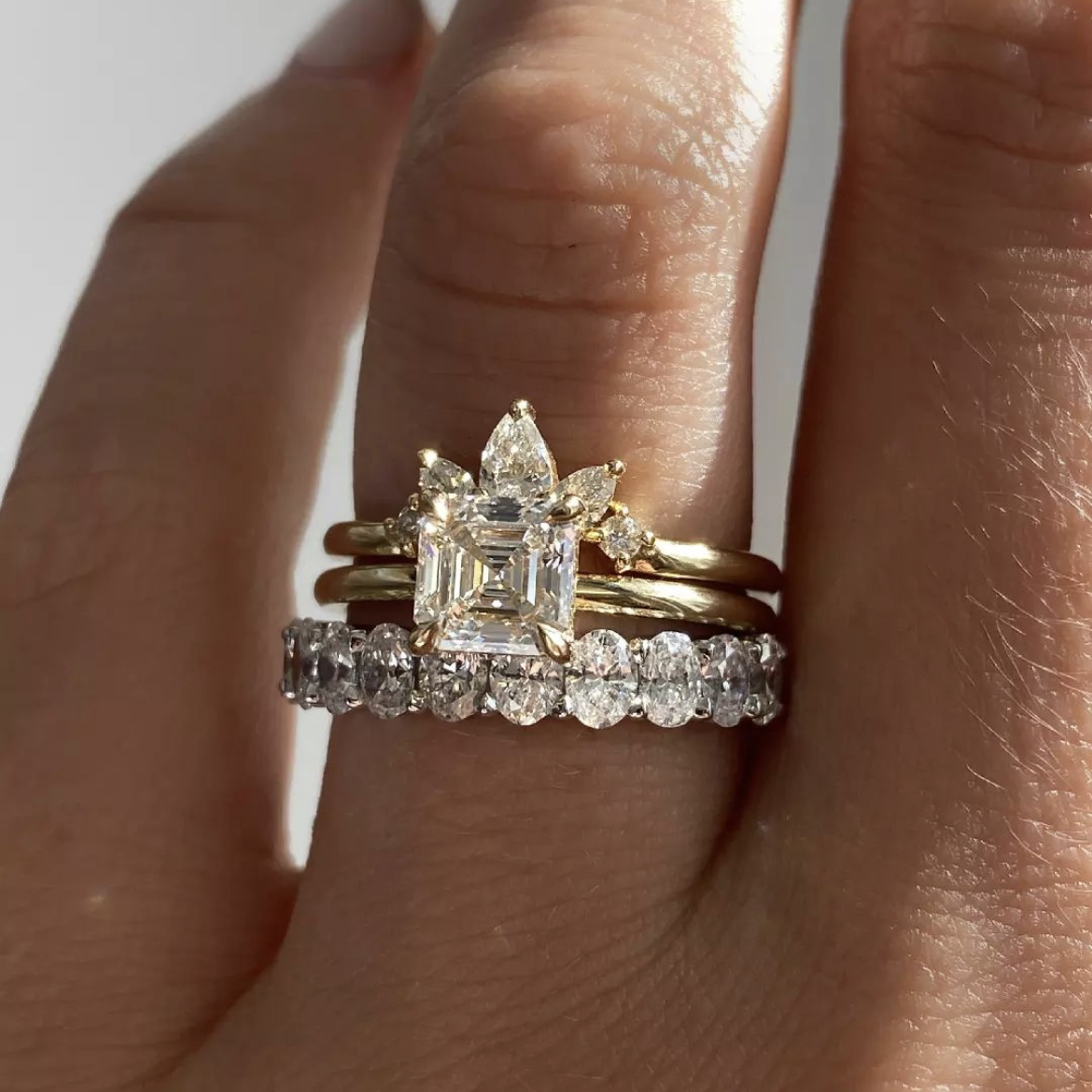 Frida Snow 简约四爪镶嵌18K金阿斯彻切割钻石钻戒为何成为结婚必备之选？-手饰-淘宝好物网