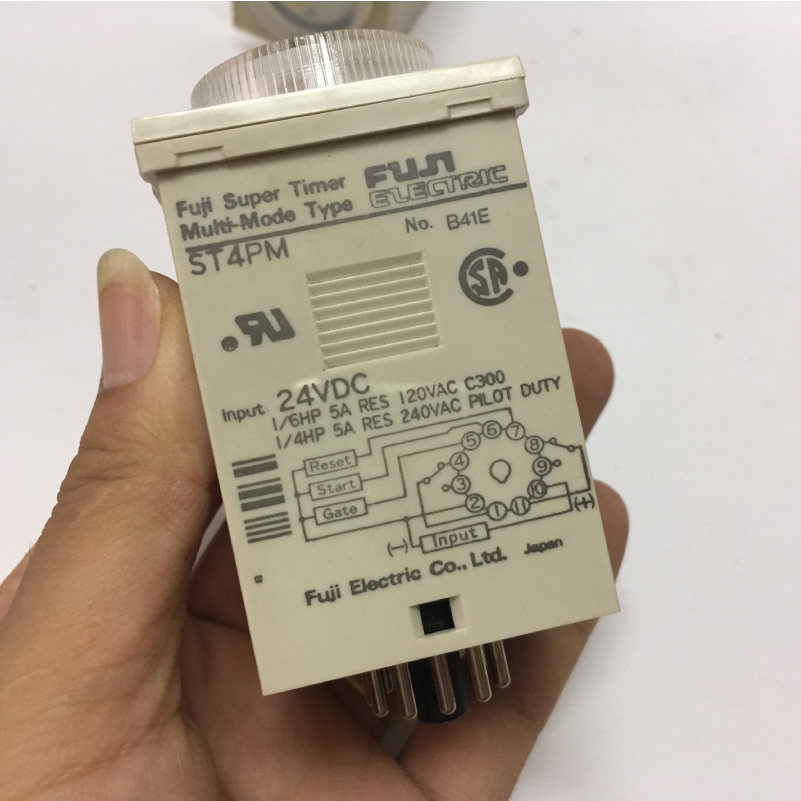 Original FUJI FUJI timer ST4PM DC 24V voltage input 5A timer relay