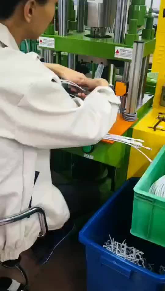 250 High Speed Injection Molding Machine Small Vertical Pvc Wire Plug ...