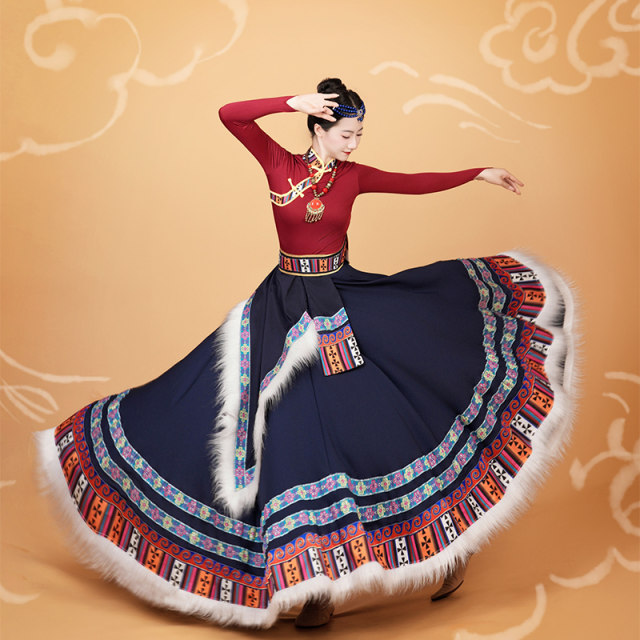 Tibetan dance practice big skirt art exam students practice Tibetan ...